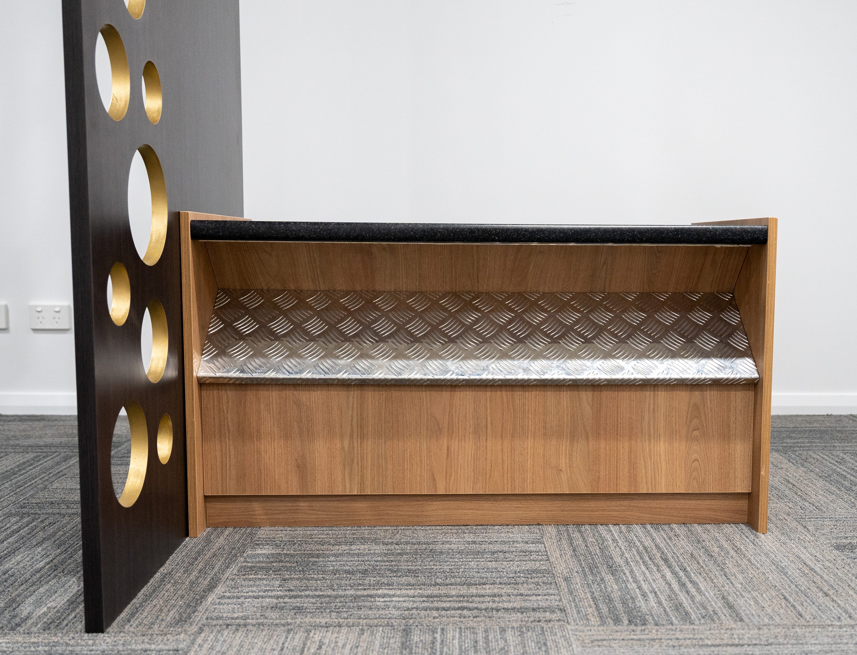 Bases for Poker and Electronic Gaming Machines | Gaming Machine Bases ...